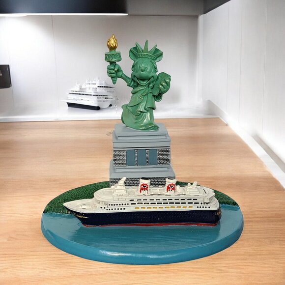 Disney | Accents | Disney Mickey Mouse Figurine Statue Of Liberty ...